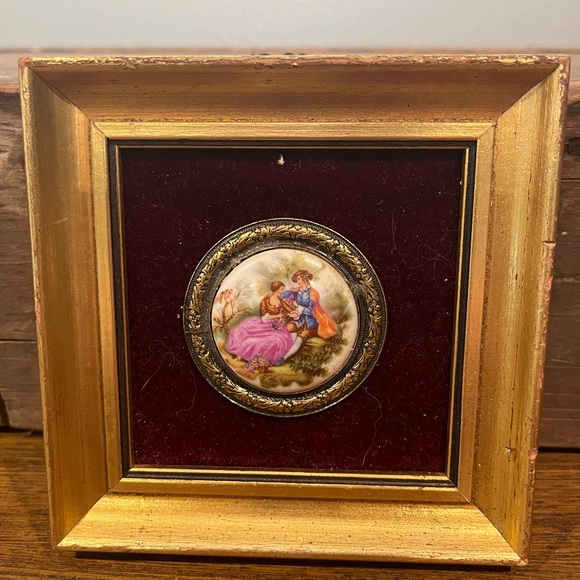 Art | Gold And Pink Picture Frame With Romantic Medallion | Poshmark